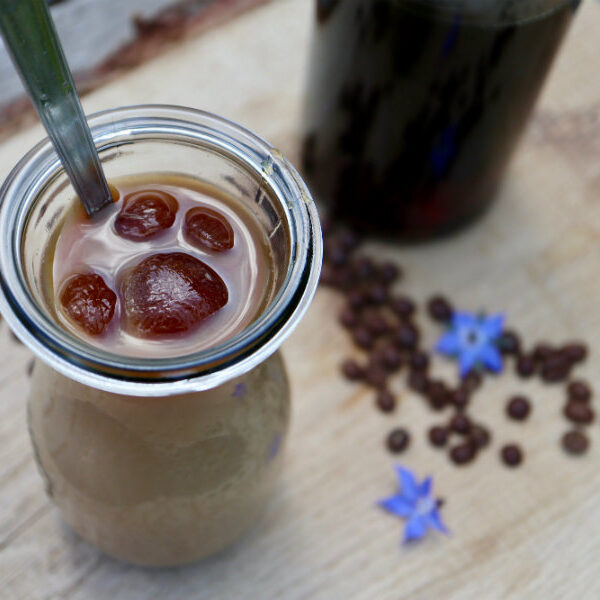 Iskaffe – opskrift på hjemmelavet iskold kaffe | Frahaventilmaven