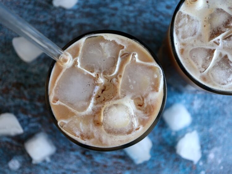 Iskaffe – opskrift på hjemmelavet iskold kaffe | Frahaventilmaven