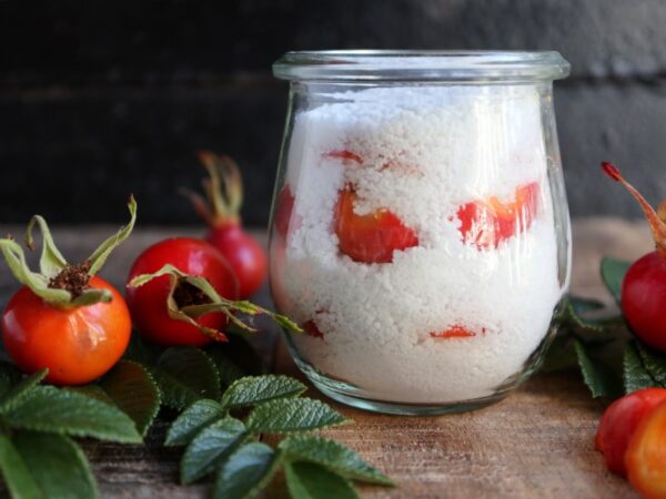 Saltede hyben | Opskrift på delikatesse med hyben