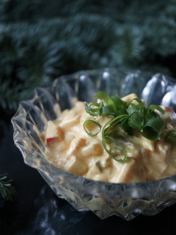 Karrysild | Opskrift på nemme hjemmelavede karrysild med æg