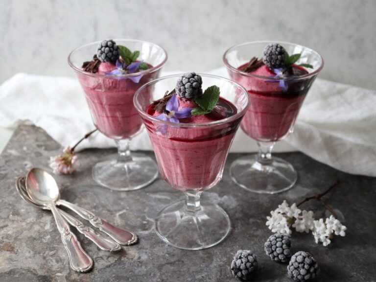 Brombærmousse | Opskrift på lækker cremet mousse med brombær