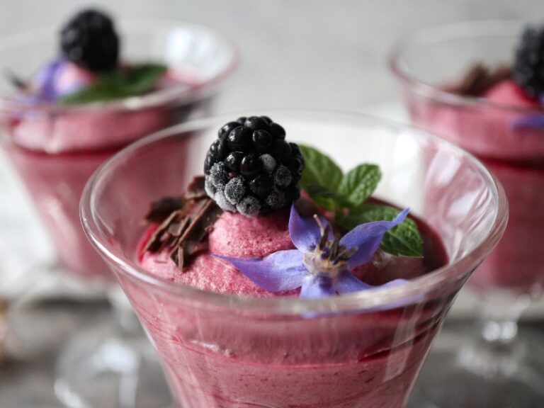 Brombærmousse | Opskrift på lækker cremet mousse med brombær