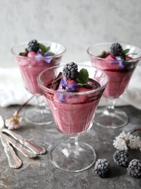 Brombærmousse | Opskrift på lækker cremet mousse med brombær