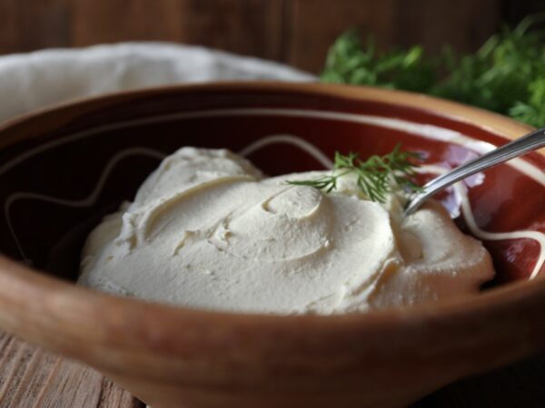 Hjemmelavet mascarpone | Opskrift på cremet italiensk flødeost / friskost