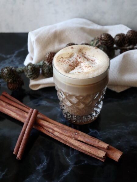 Krydret julekaffe | Opskrift på café latte med julesmag